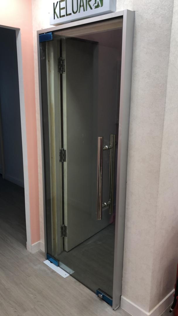 PINTU JENIS KACA GLASS 12mm l clear tempered glass door install ...