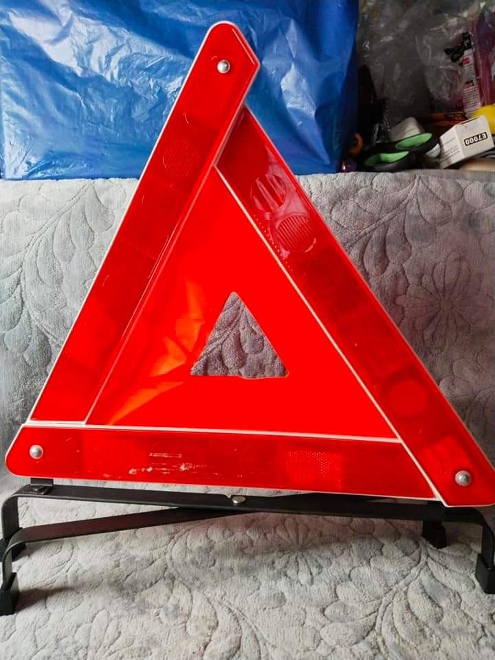 REFLECTIVE TRIANGLE SIGN, Car Parts & Accessories, Other Automotive ...