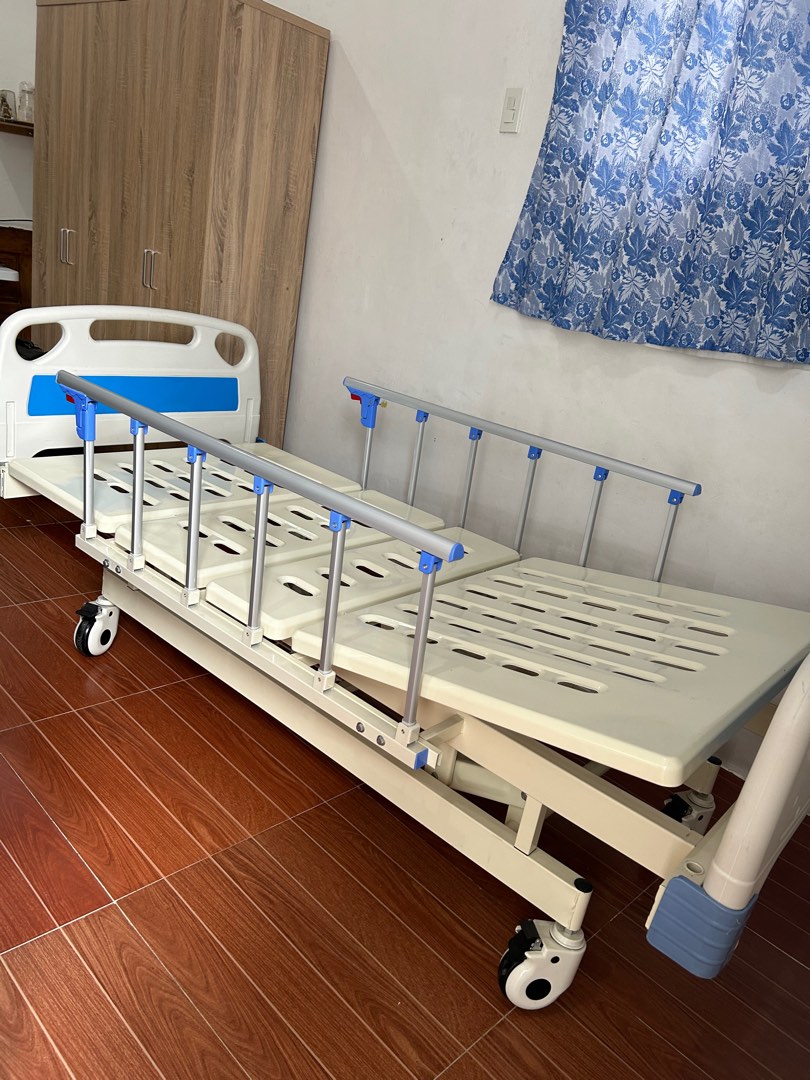 Slightly used Hospital Bed, Health & Nutrition, Medical Supplies ...