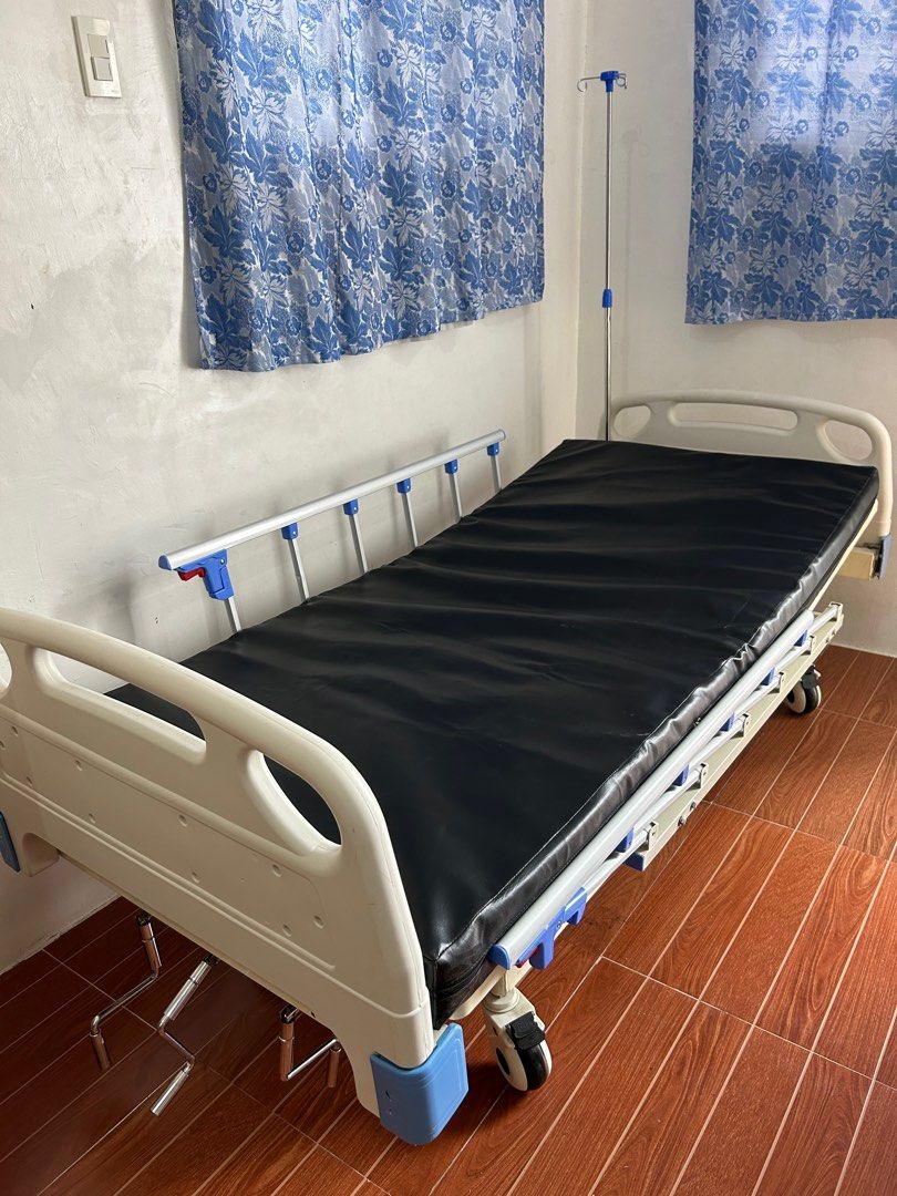 Slightly used Hospital Bed, Health & Nutrition, Medical Supplies ...