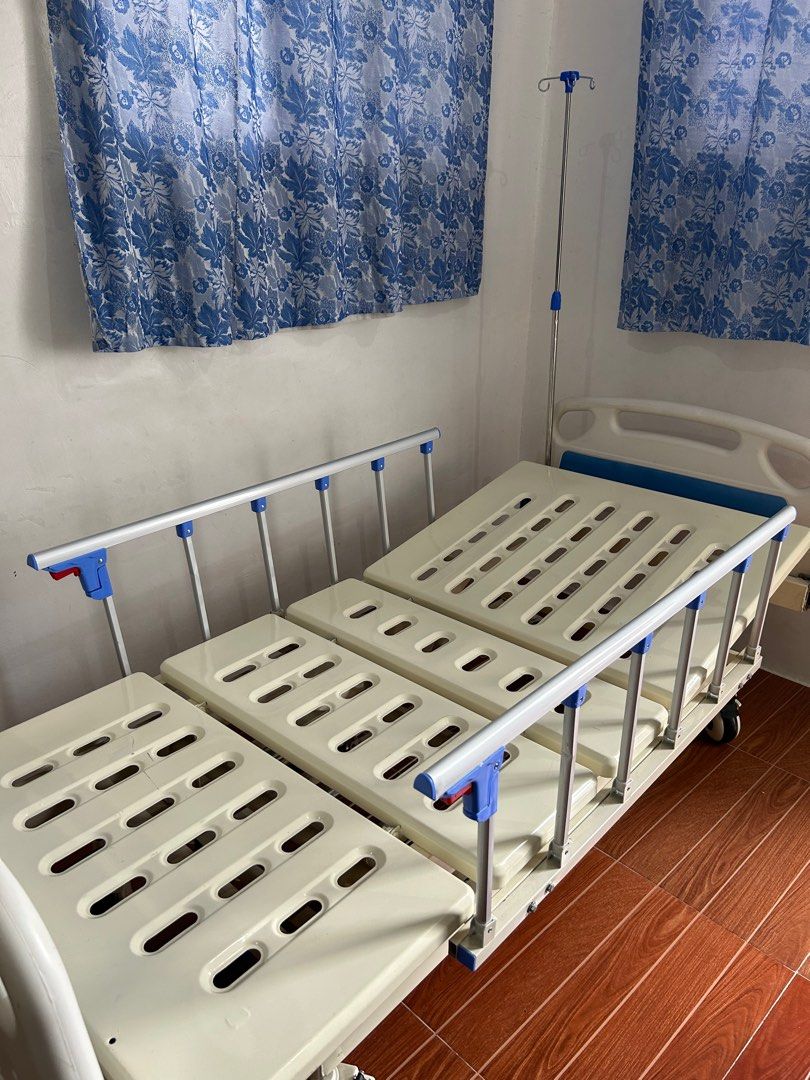 Slightly used Hospital Bed, Health & Nutrition, Medical Supplies ...