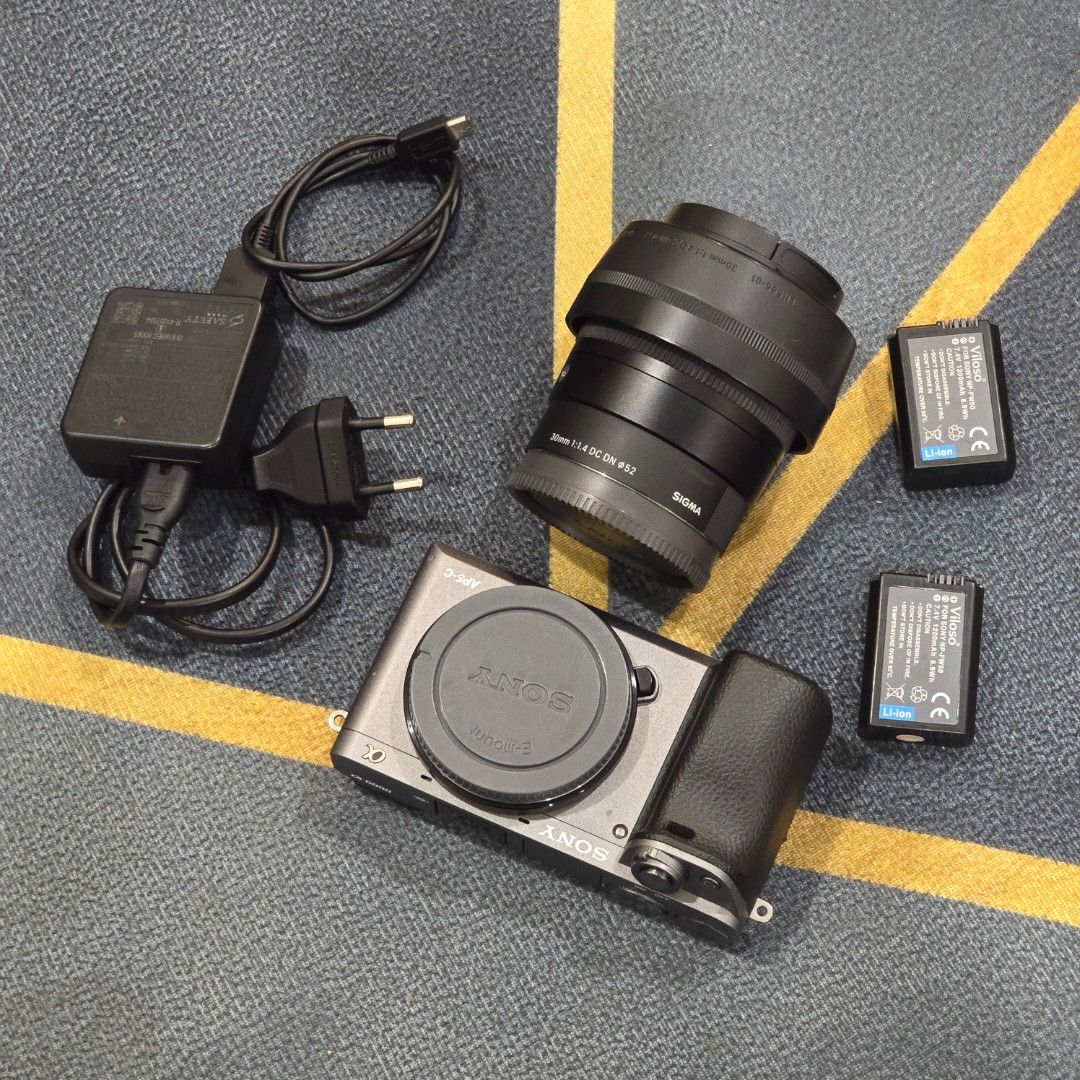 Sony A6000 + Sigma Lens 30mm F1.4 DC DN, Photography, Cameras on Carousell