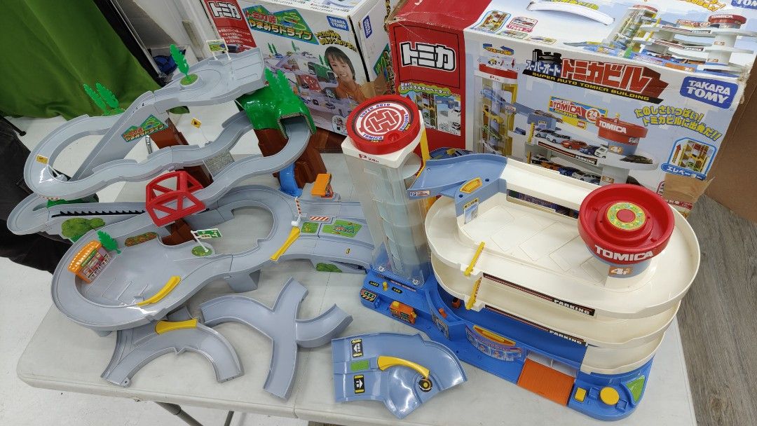 Tomica Tomy Mountain and Parking Building playset., Hobbies & Toys ...