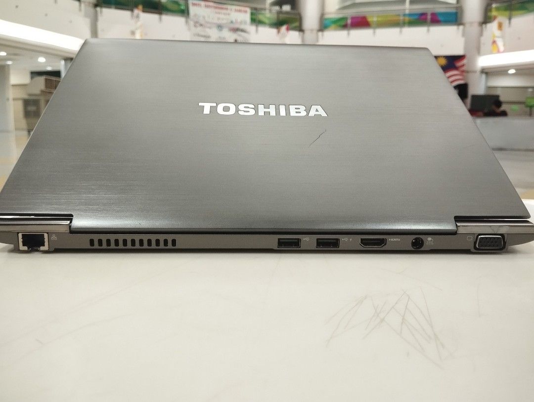 Toshiba Portege Z930 13 inches 900 grams weight i7-8gb Ram-256gb SSD Ai ...