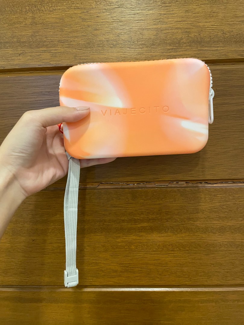 BNew Viajecito Pouch Limited Edition Colorway, Women's Fashion, Bags ...