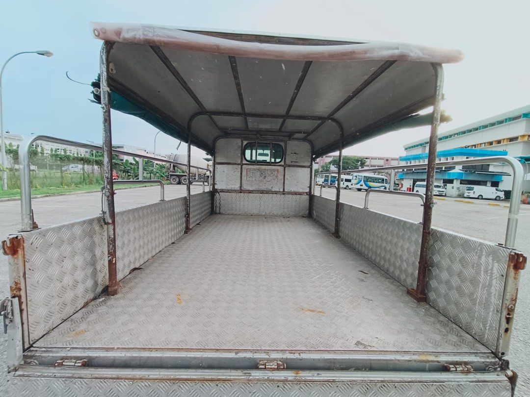 Cheap Nissan Cabstar 10Ft Canopy Rental Lorry Rental 10 foot budget ...