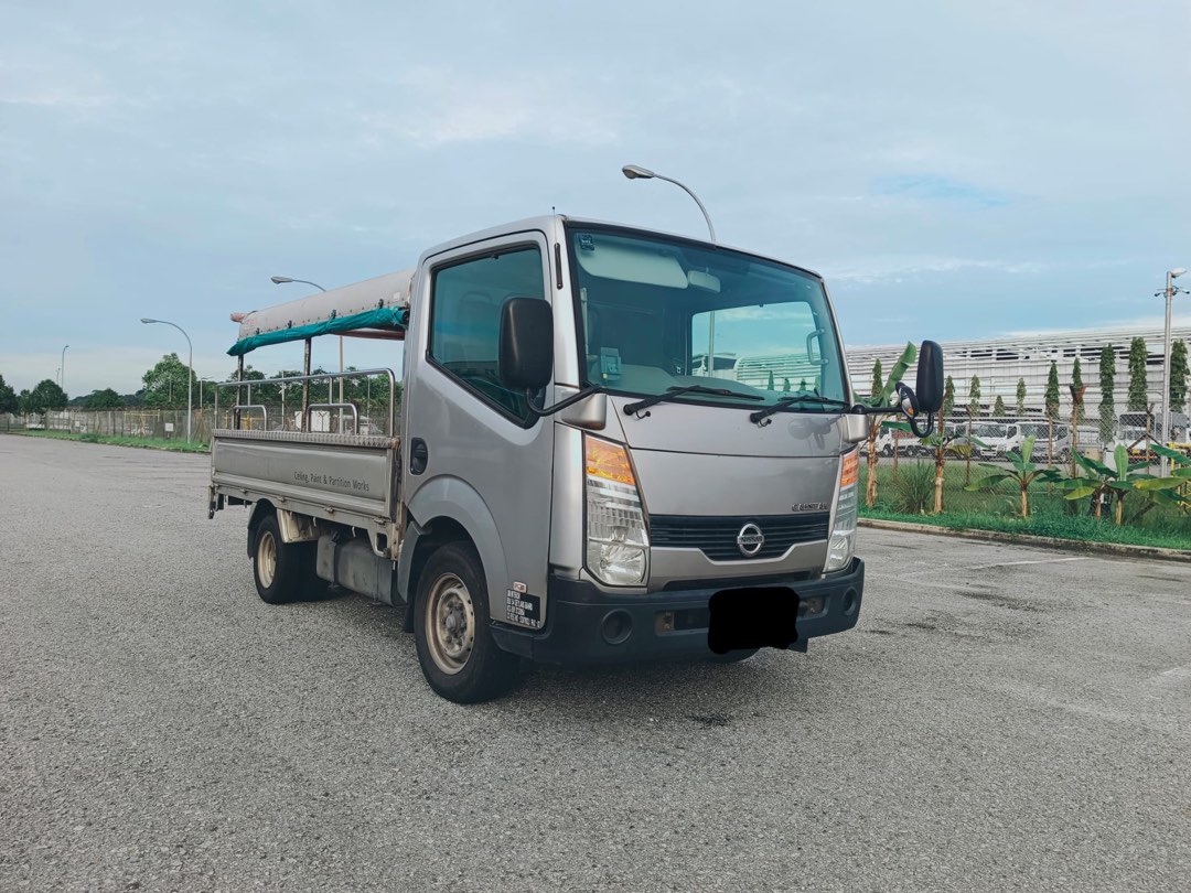 Cheap Nissan Cabstar 10Ft Canopy Rental Lorry Rental 10 foot budget ...