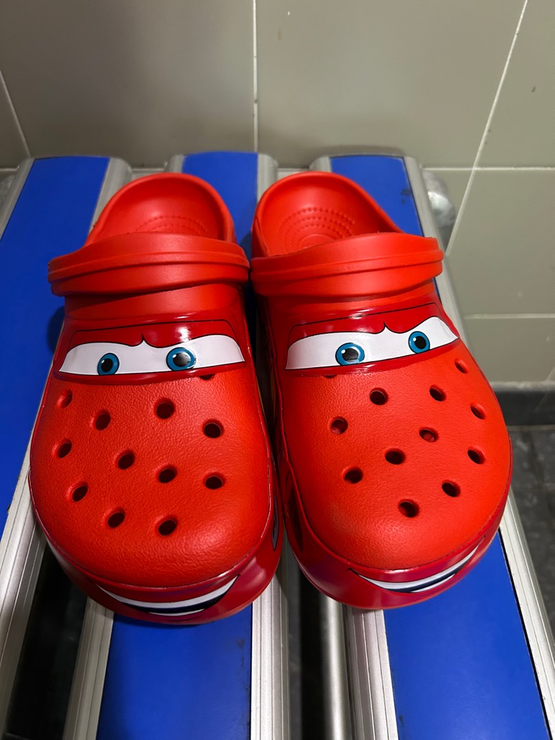 麥坤Crocs, 女裝, 鞋, 拖鞋 - Carousell