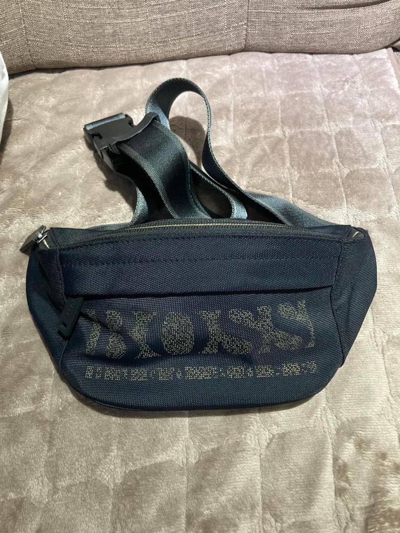 Hugo Boss Belt/Bum bag, Luxury, Bags & Wallets on Carousell
