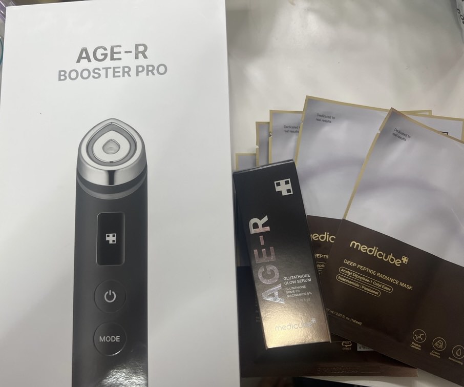 Medicube Age-r booster pro, 美容＆個人護理, 健康及美容 - 皮膚護理, 面部 - 面部護理 - Carousell
