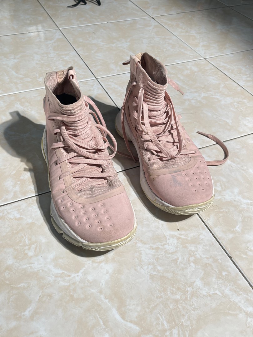 Sepatu steph curry 4 under armour pink flotro, Olah Raga, Perlengkapan ...