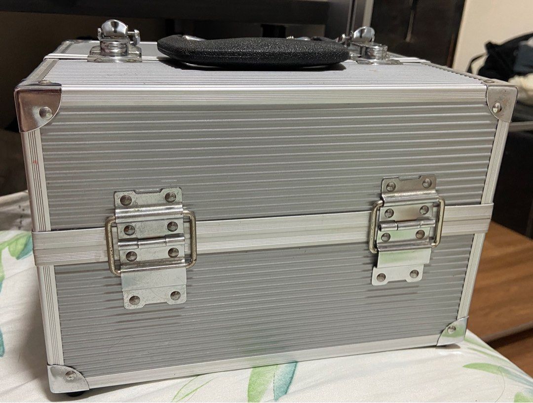 sephora silver makeup case