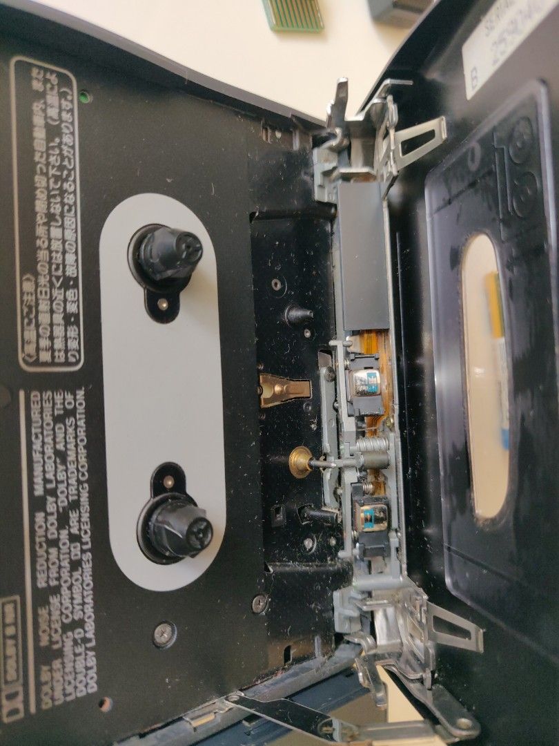 Sony WM-EX999 Walkman稀有日本製造雙磁頭設計(雙頭怪)。測試過正常可以用(已經換過全新進口皮帶)。包括外置電池盒。注意：排 ...