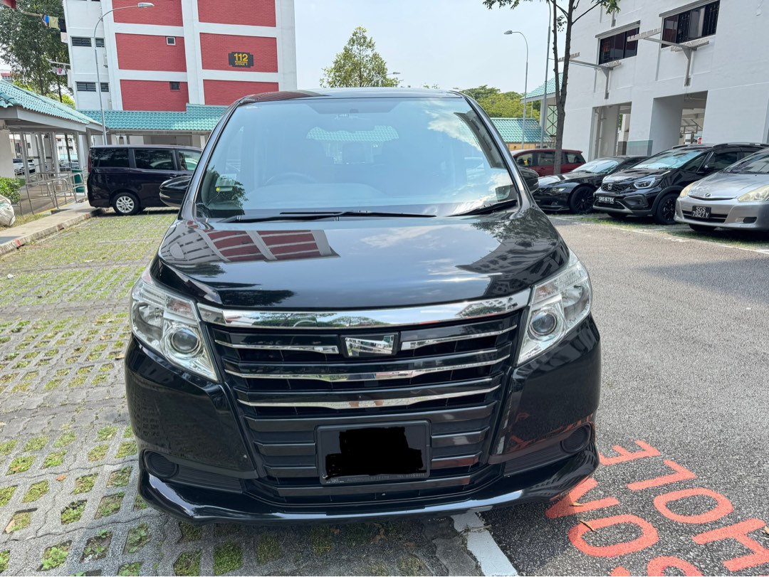 Toyota noah 2.0A 7 seater grab premium PHV ready for grab gojek tada ...