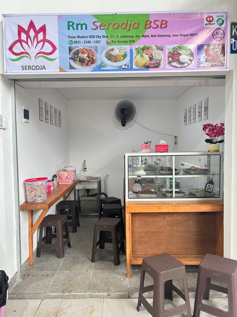 1 set meja Letter L + etalase Letter L, Kitchen & Appliances di Carousell