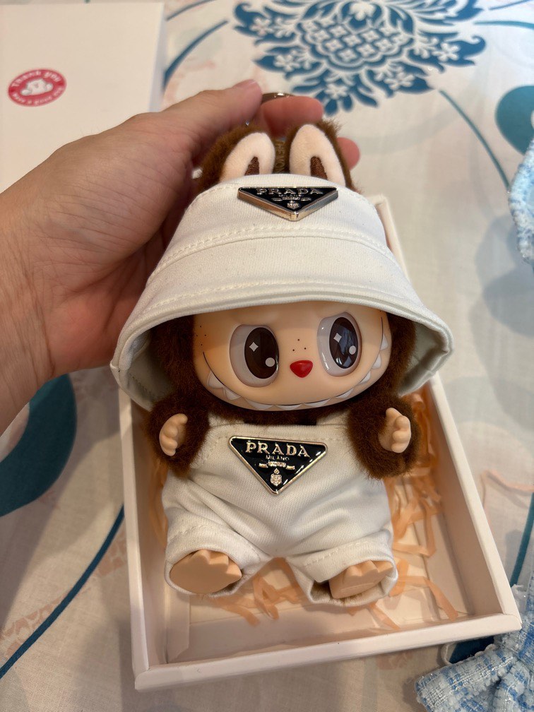 Baju labubu prada putih, Toys & Collectibles, Mainan di Carousell