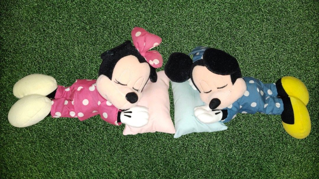 DISNEY/SEGA Sleeping Mickey and Minnie Mouse plush, Hobbies & Toys ...