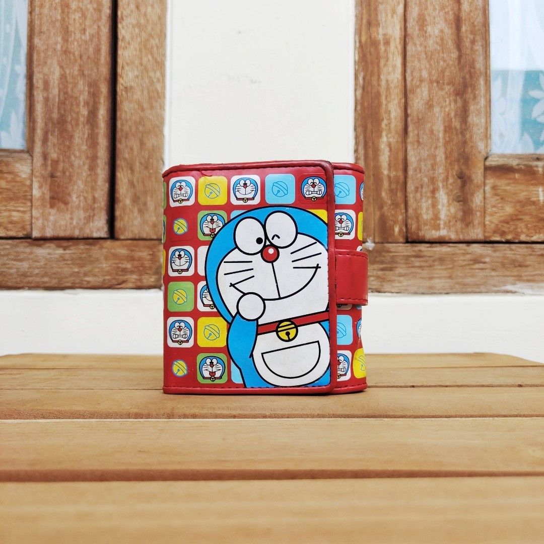 dompet gambar doraemon