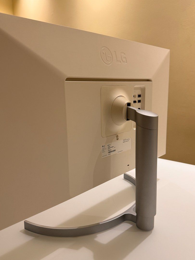 LG UL850-W 4K 27’ monitor wide screen (with usb C Charging), Computers ...