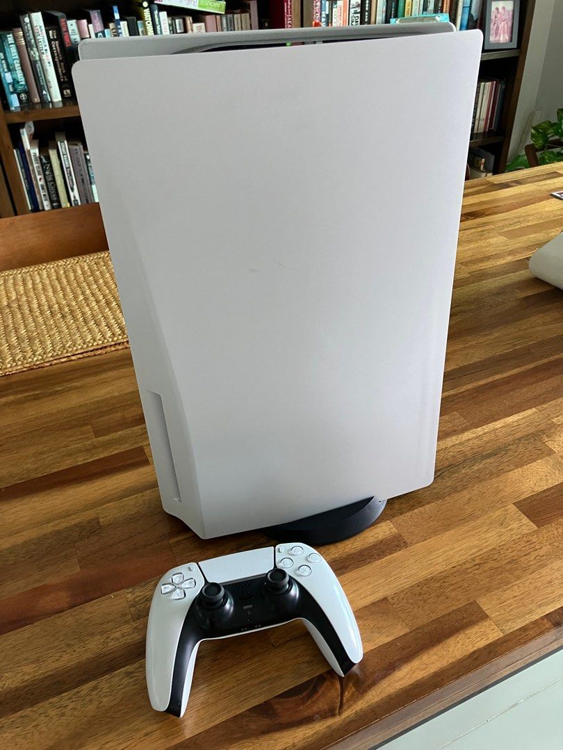 Boxed PlayStation 5 console - disc version - with dualsense controller ...