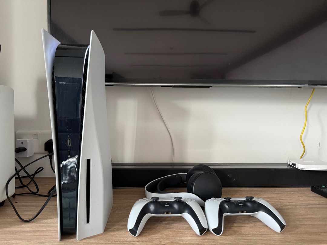 PS5 full set, Video Gaming, Video Game Consoles, PlayStation on Carousell