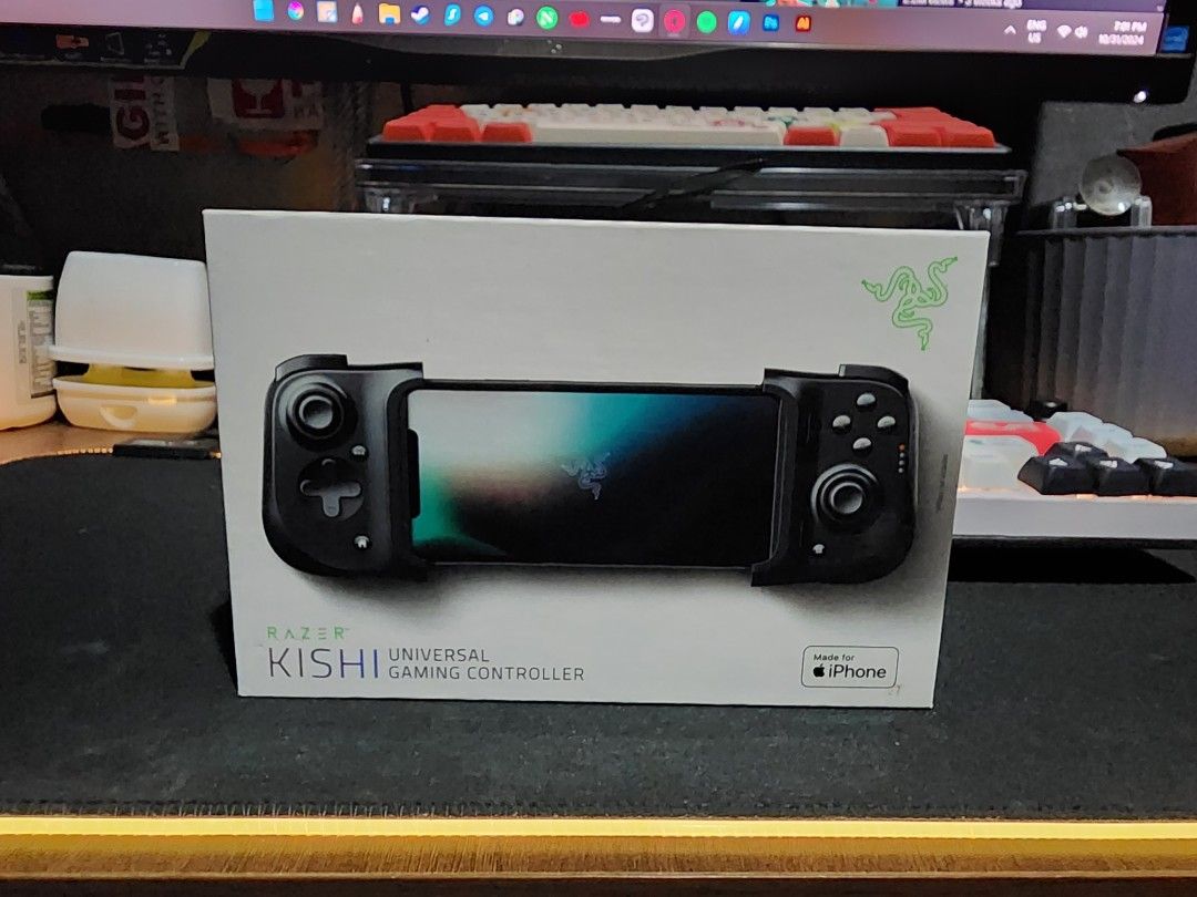 Razer kishi v1 lightning port, Video Gaming, Gaming Accessories ...