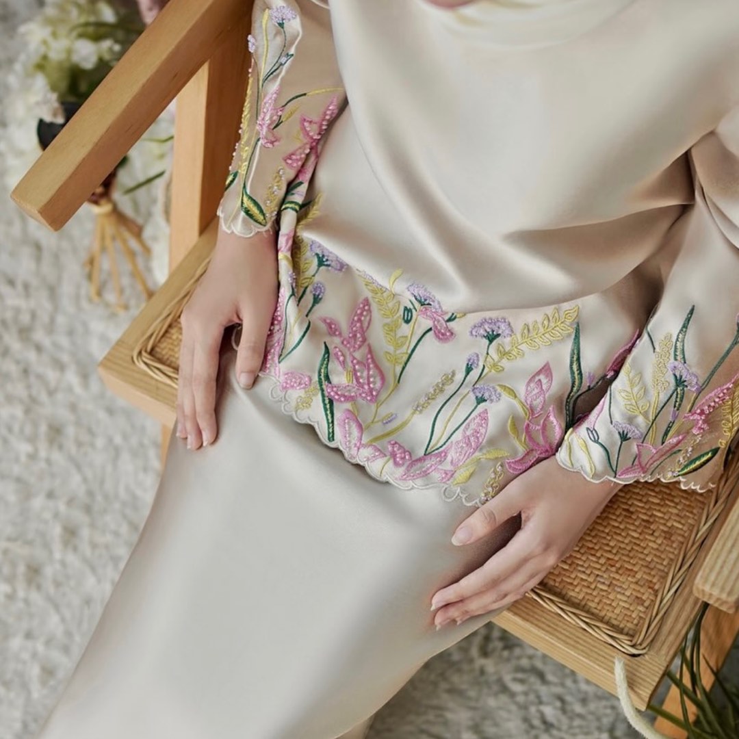 RENT - Jannah Noe - ARIELLA KURUNG IN NUDE, Women's Fashion, Muslimah Fashion, Baju Kurung ...