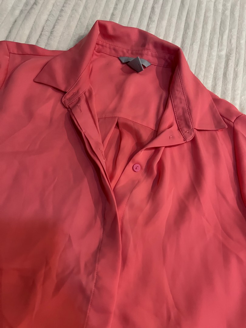 Satin polo shirt Msize, Women's Fashion, Activewear on Carousell