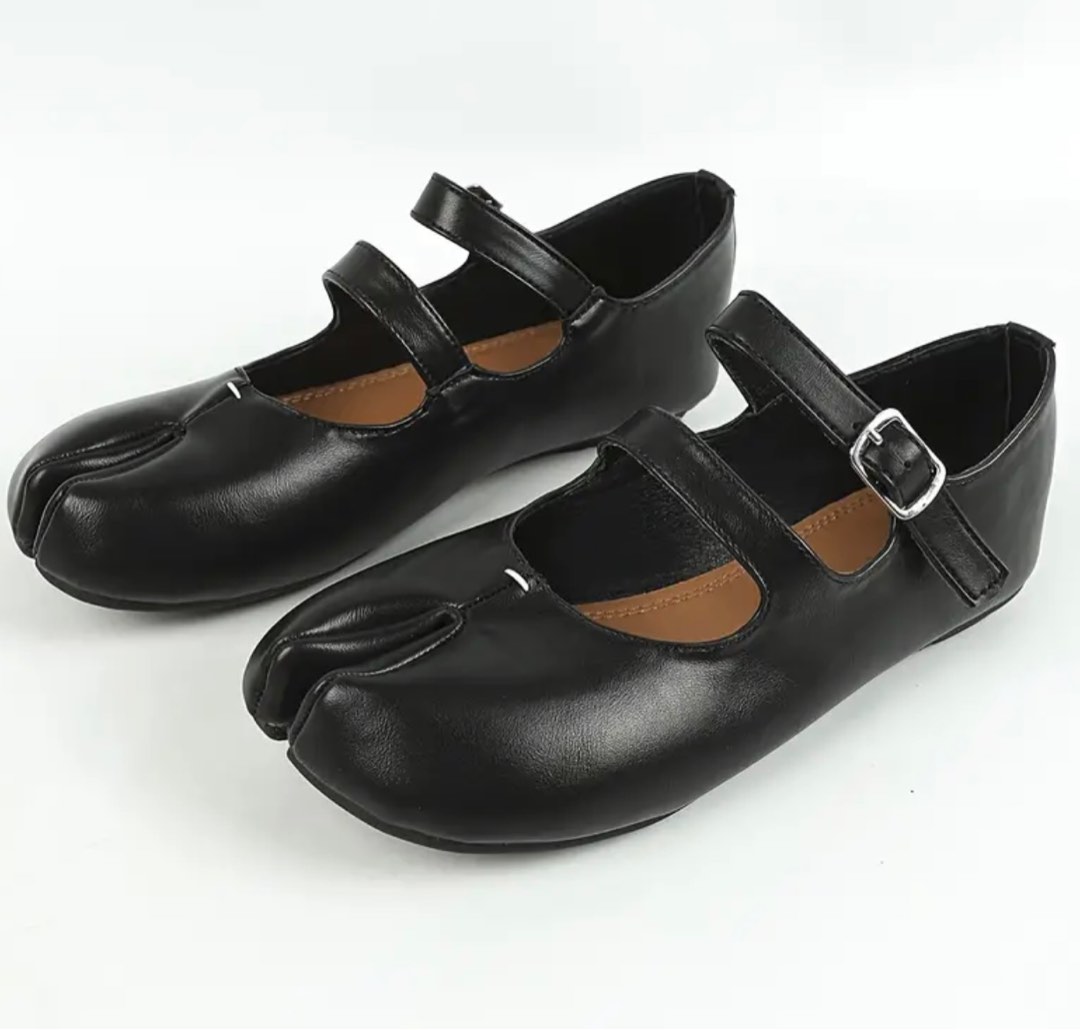 Tabis Split Toe Shoes Two Straps, Women's Fashion, Footwear, Sandals on ...