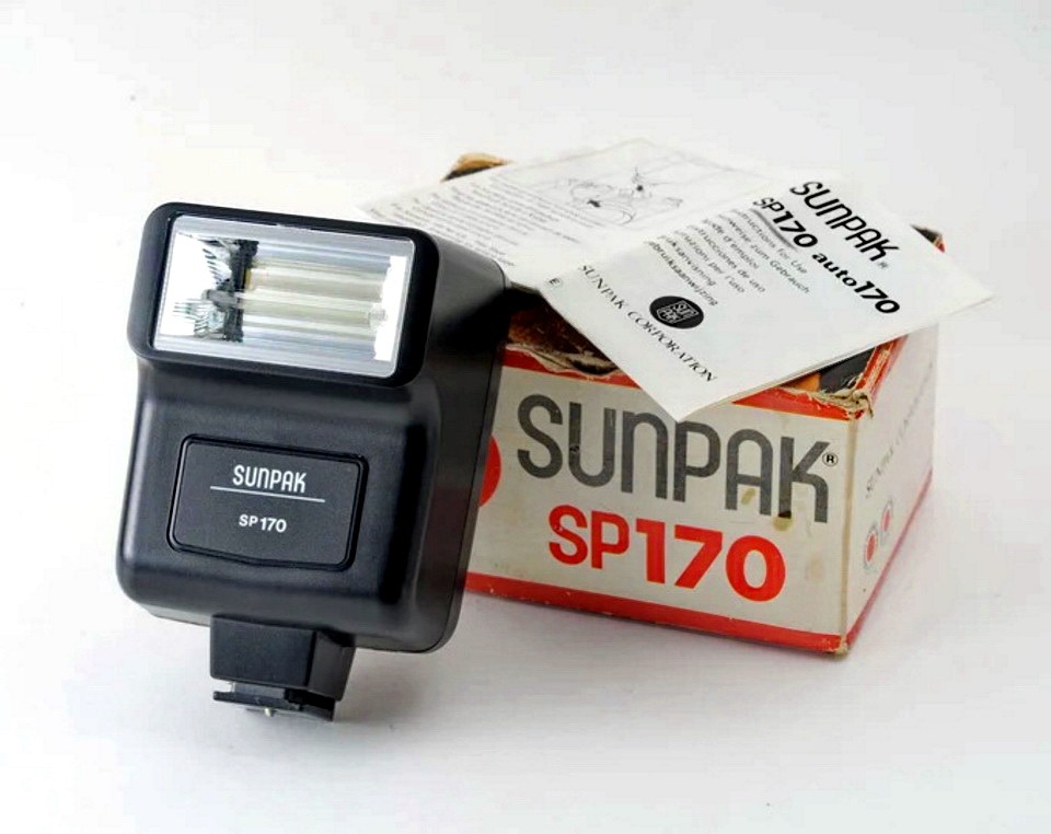 Vintage Sunpak SP170 flash unit, Photography, Photography Accessories, Flashes on Carousell