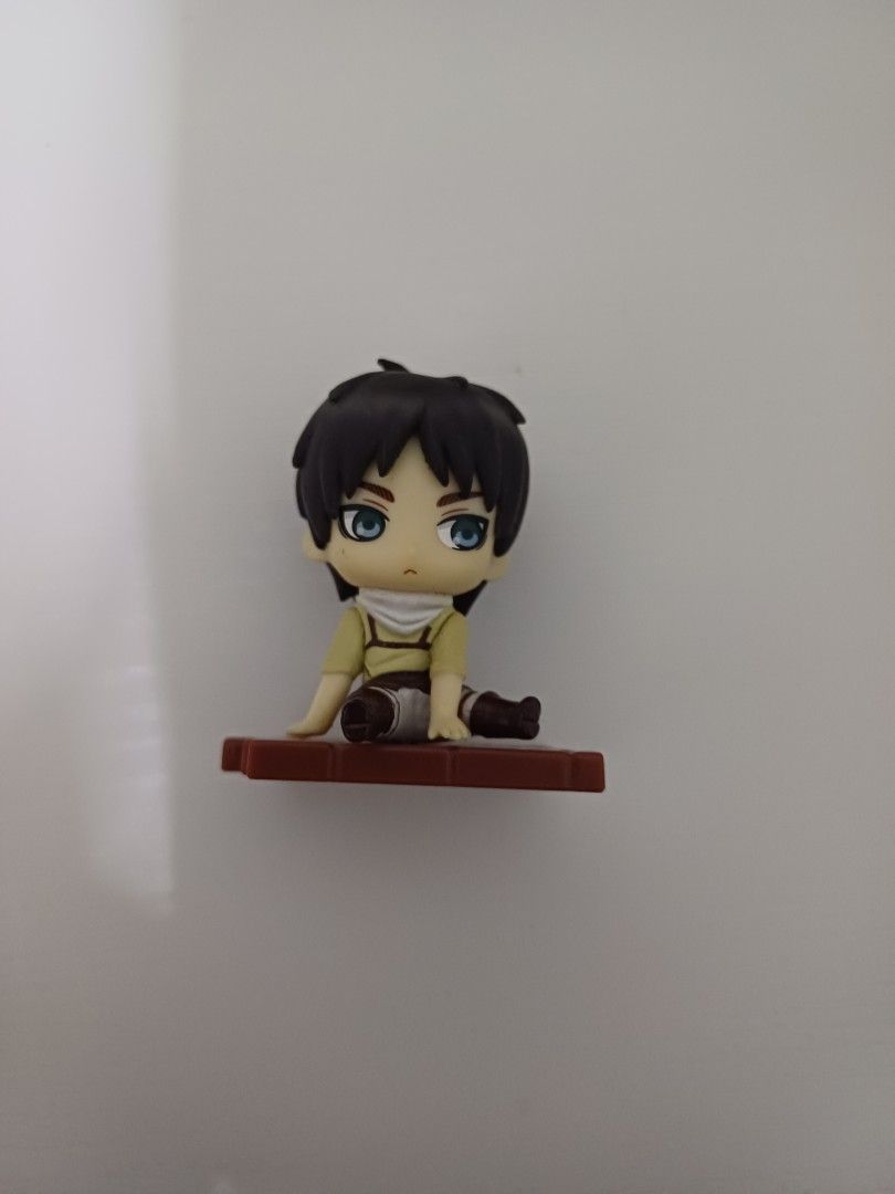 Attack on Titan Eren Sitting Mini Figure, Hobbies & Toys, Collectibles ...