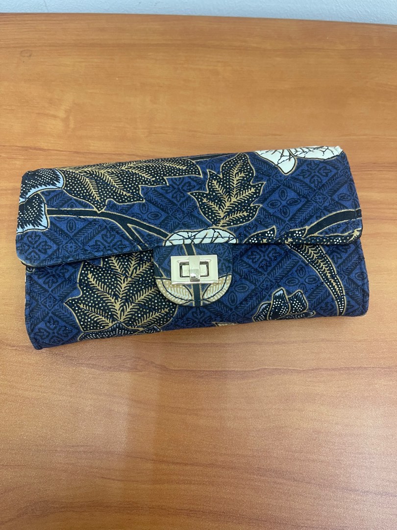 CFOB Batik Wallet on Chain (WOC), Women's Fashion, Bags & Wallets ...
