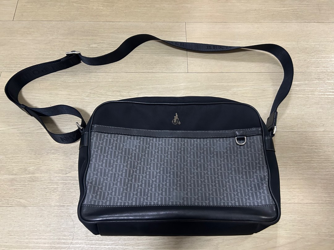 Beanpole bag, Men's Fashion, Bags, Sling Bags on Carousell