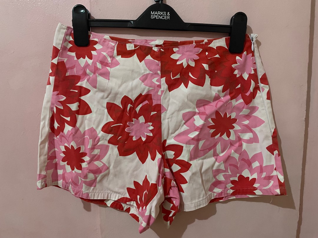 Bini Floral Pink Pantropiko Shorts, Women's Fashion, Bottoms, Shorts on ...
