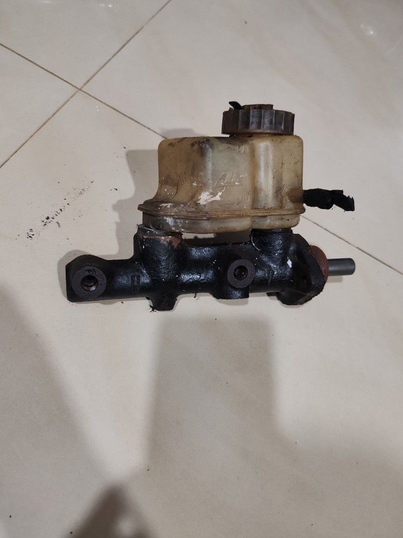 Bmw e30 brake master pump, Auto Accessories on Carousell