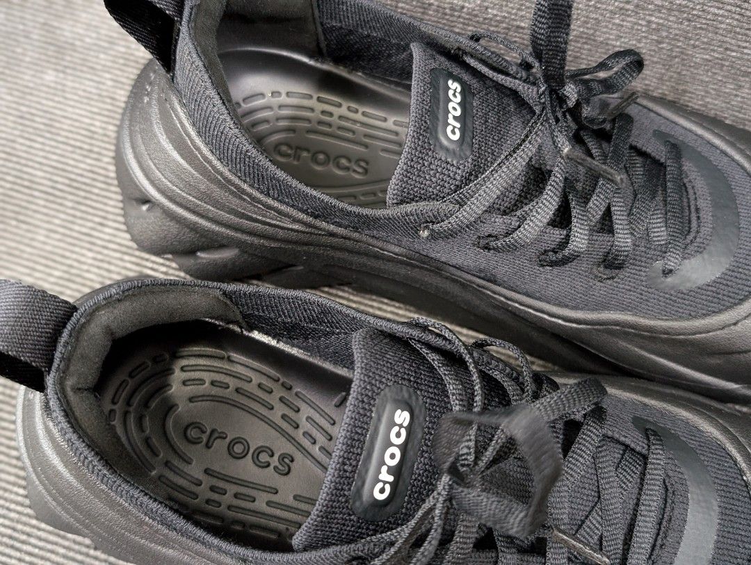 CROCS ECHO SURGE black out, Men's Fashion, Footwear, Sneakers on Carousell