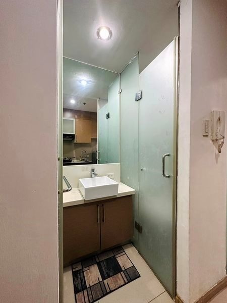 Studio-type condo unit for rent. D’University Place Residences, near ...