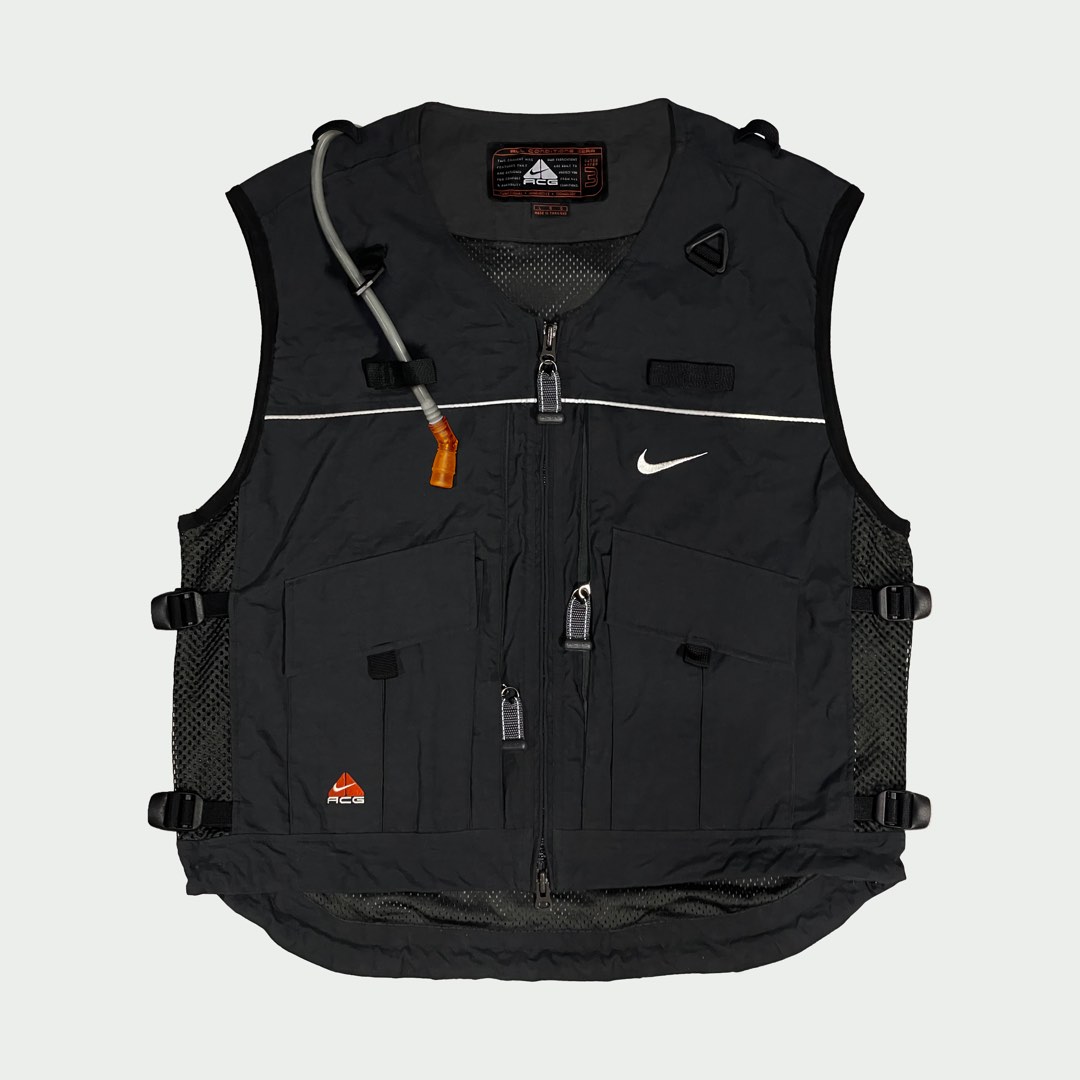 early 2000's Nike ACG Vintage Hydro Multi-pocket Vest, Men's Fashion, Tops & Sets, Vests on ...