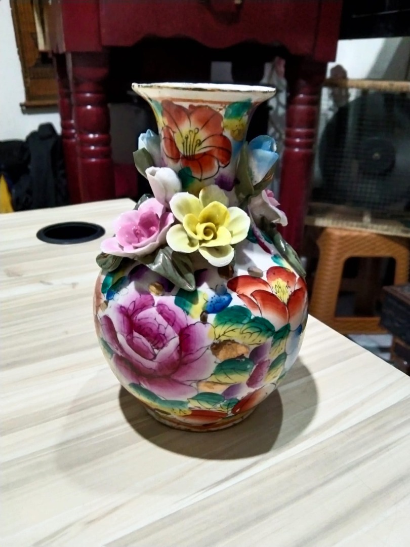 Guci Keramik Bunga Stempel Kuno Jadul Antik, Antik, Pajangan di Carousell