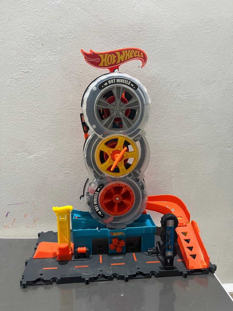Hot wheel Track Collection, Hobbies & Toys, Toys & Games on Carousell