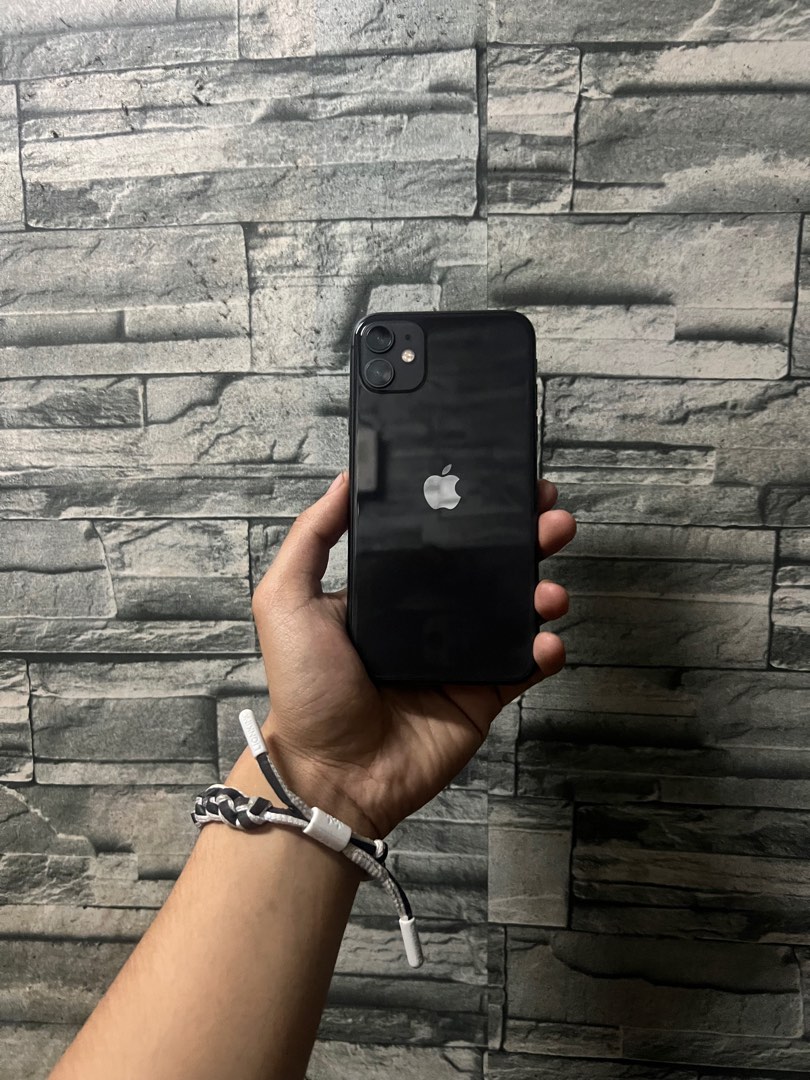 iphone 11 128gb (openline) looks new, Mobile Phones & Gadgets, Mobile ...