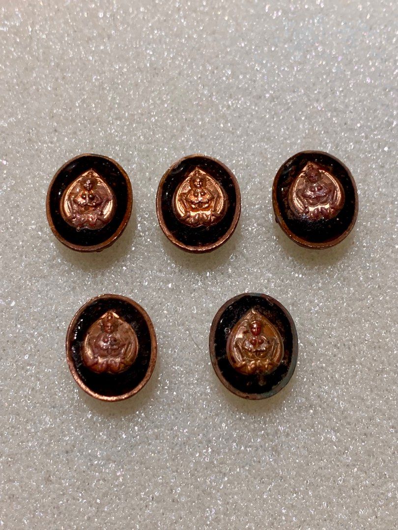 LP Udomsap Palakit (11 Lingam in 1 Yoni), Hobbies & Toys, Memorabilia ...