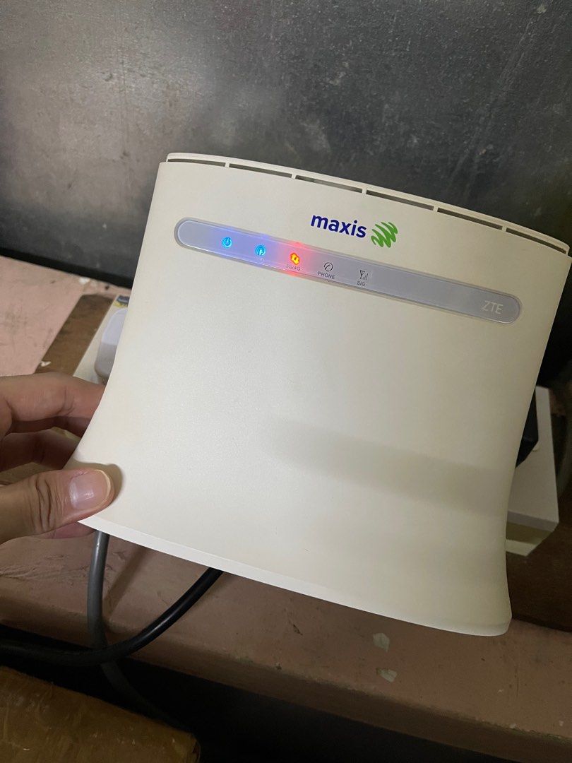 Maxis ZTE 4G router, Computers & Tech, Parts & Accessories, Networking ...