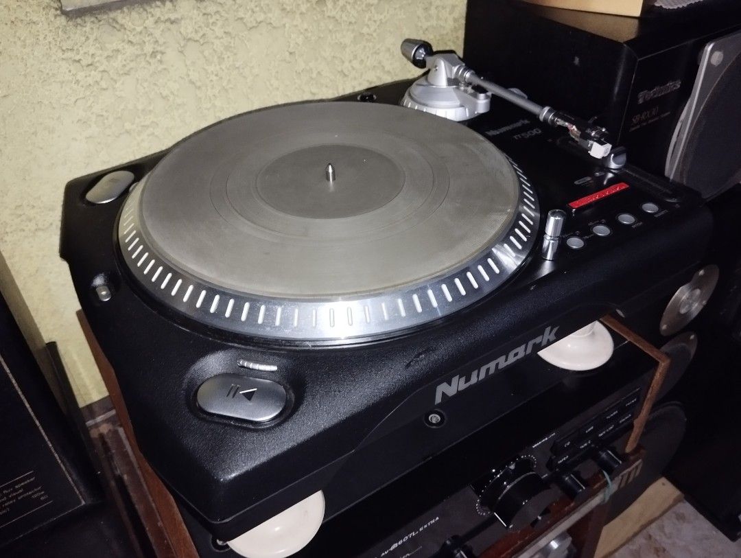 Numark TT500 Professional Quartz or manual Direct-drive Ultra Hi-Torque ...