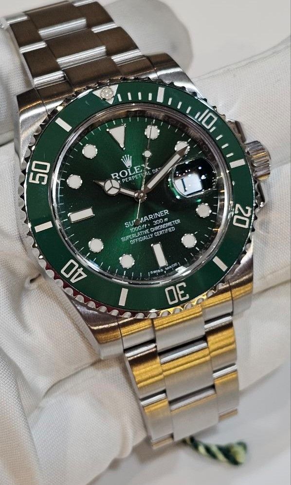 Rolex Hulk 116610LV The Green Submariner batman daytona, Men's Fashion ...