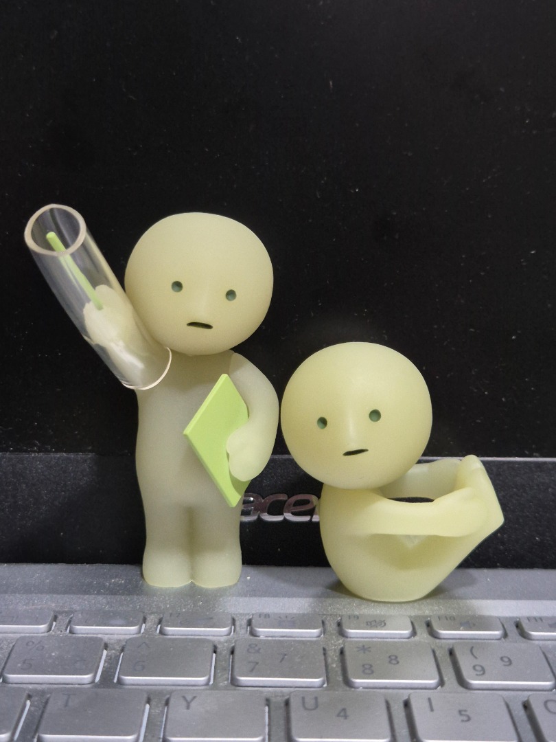 Smiski set: Presenting and Ship Pose, Hobbies & Toys, Toys & Games on ...