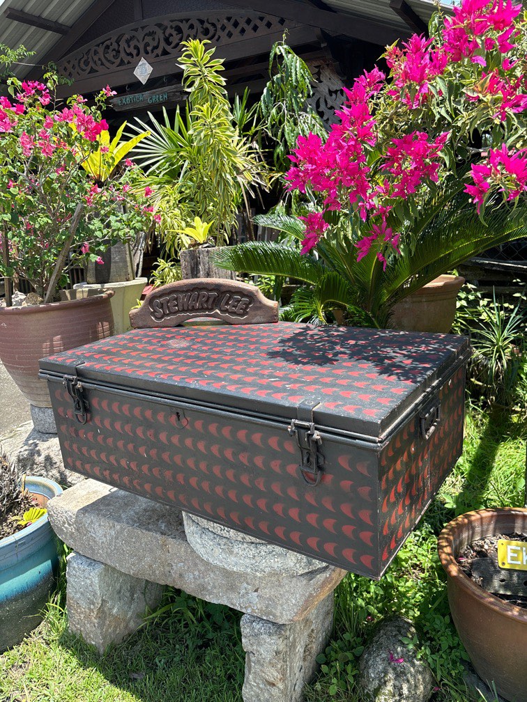 Vintage large metal trunk ( about 33.5 x 21 x 11.25 / 85 x 53 x 28.5 cm ...