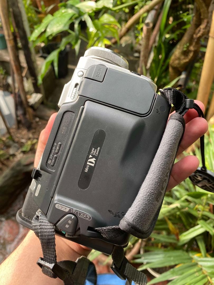 W Night vission SONY DCR-TRV8 Mini DV Camcorder Handycam BIG SCREEN., Photography, Cameras on ...