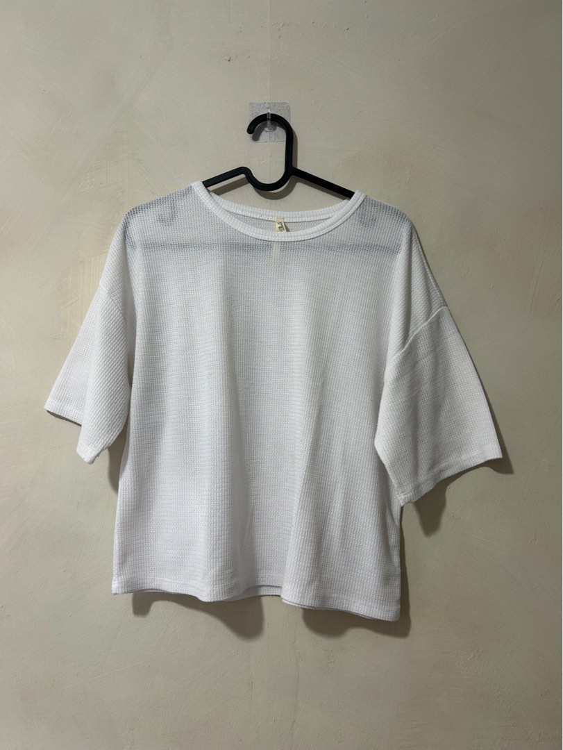 Boxy White Tee, Women's Fashion, Tops, Shirts on Carousell