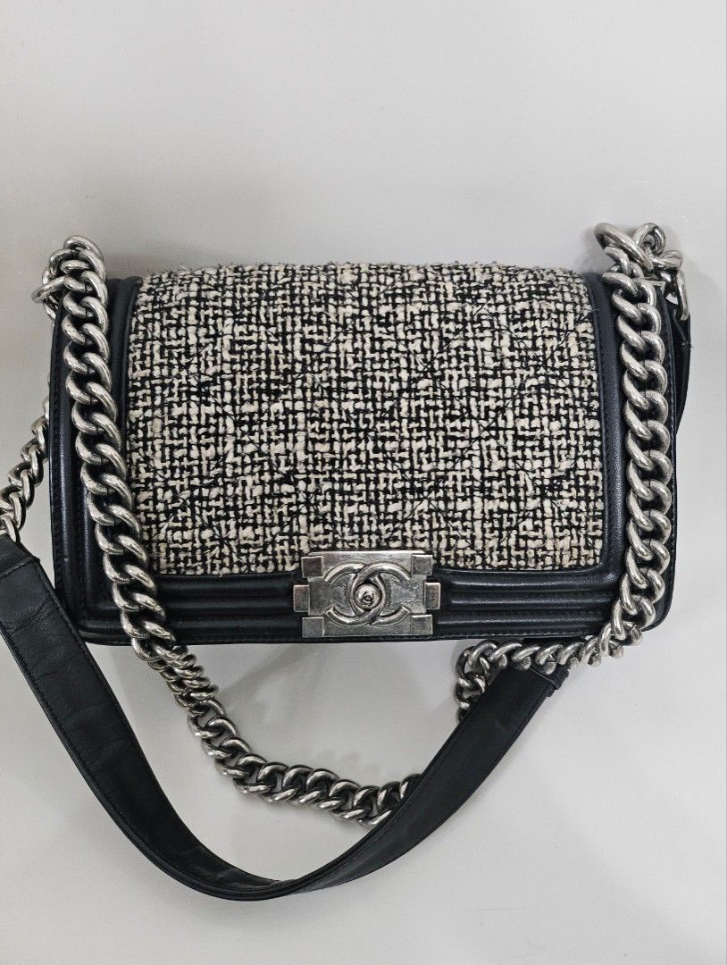 Chanel Boy Tweed in Black & White Medium Size, Women's Fashion, Bags ...